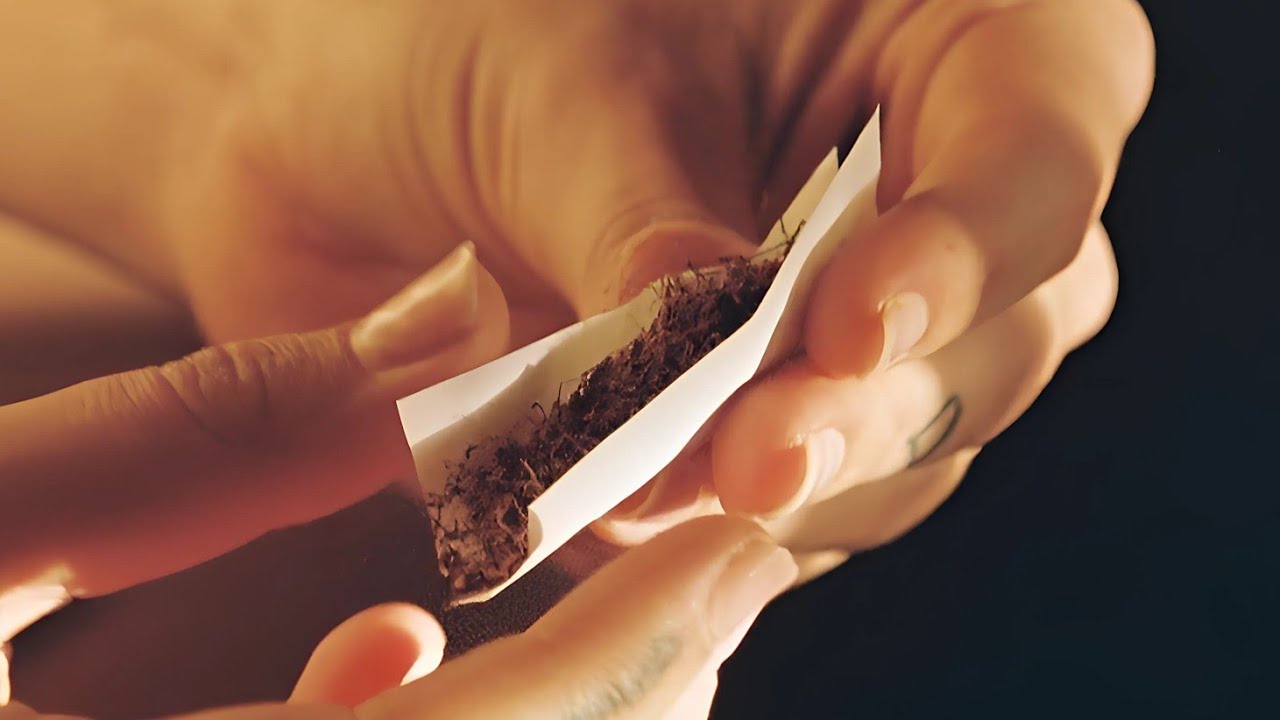 A Step-by-Step Guide to Crafting the Perfect Joint. #howtorolljoint # ...